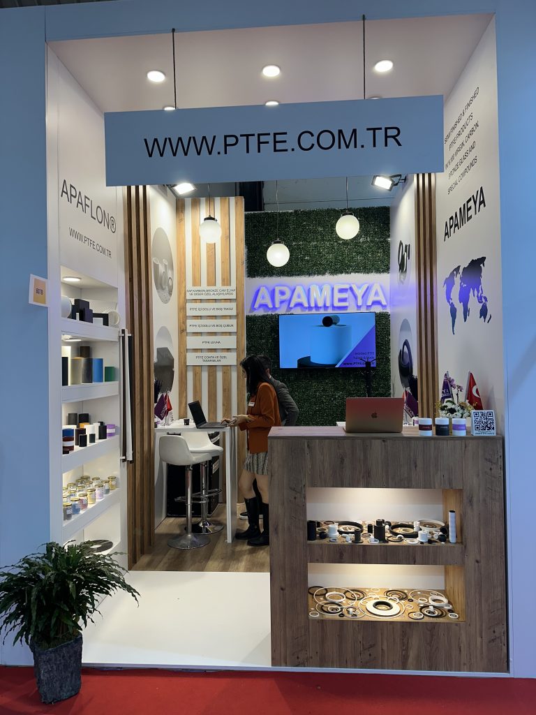 PLASTEURASIA Fuarında Büyüleyici Bir Performans : APAMEYA! - Apameya